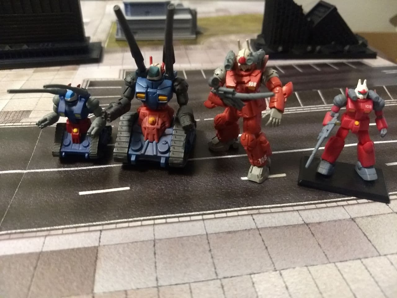 [MS] – Gundam Miniatures 1/400 & 1/300 – MechaStellar